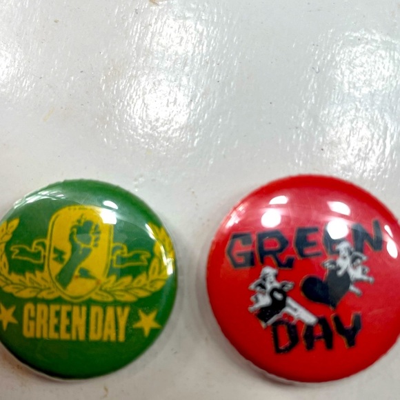 Design | 2 Green Day Pins | Poshmark